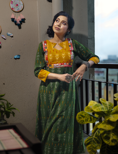 Kurtis – Scarlet Thread